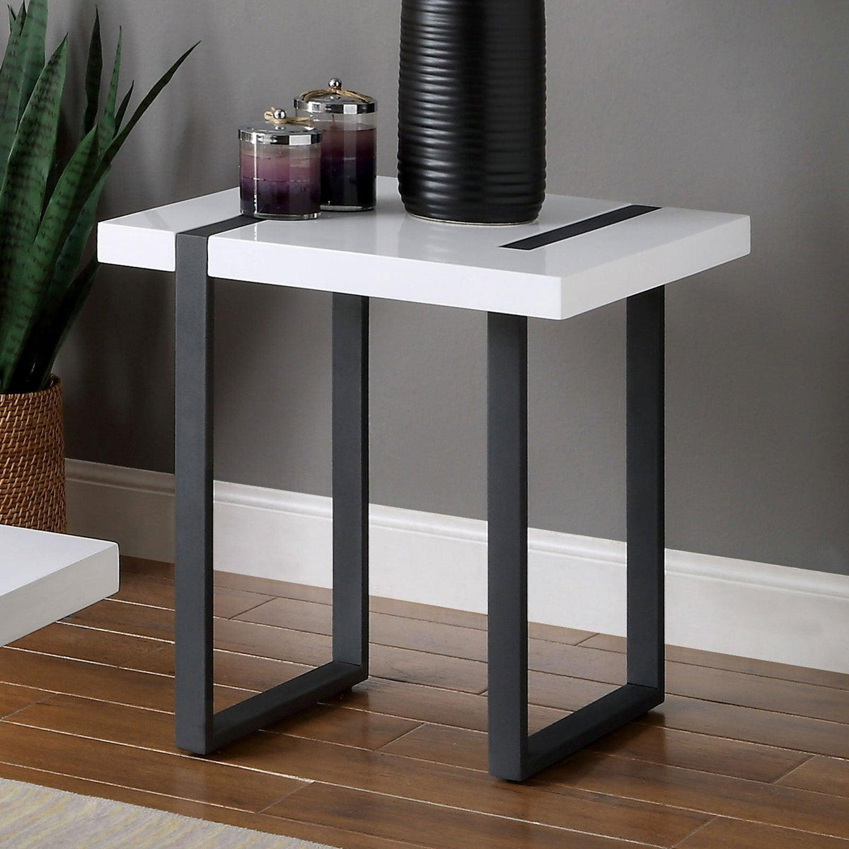 Eimear White/Black End Table - Eve Furniture